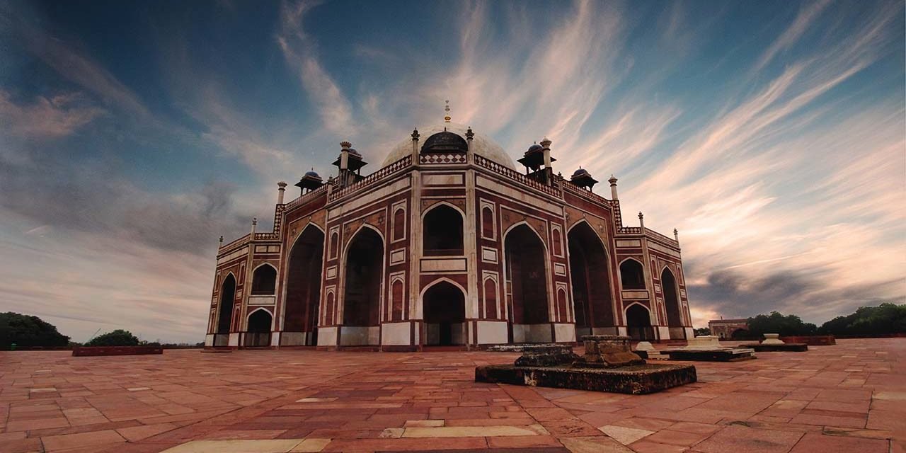 The Ultimate Delhi Travel Guide | Tale of 2 Backpackers
