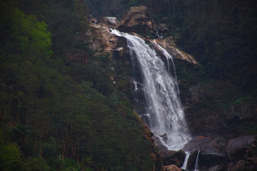 Yumthang Valley - The Best Guide to Valley of Flowers in Sikkim | T2B